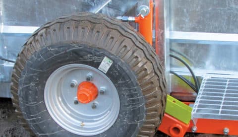 Mobile Cattle Crate with Automatic Yoke - Ritchie